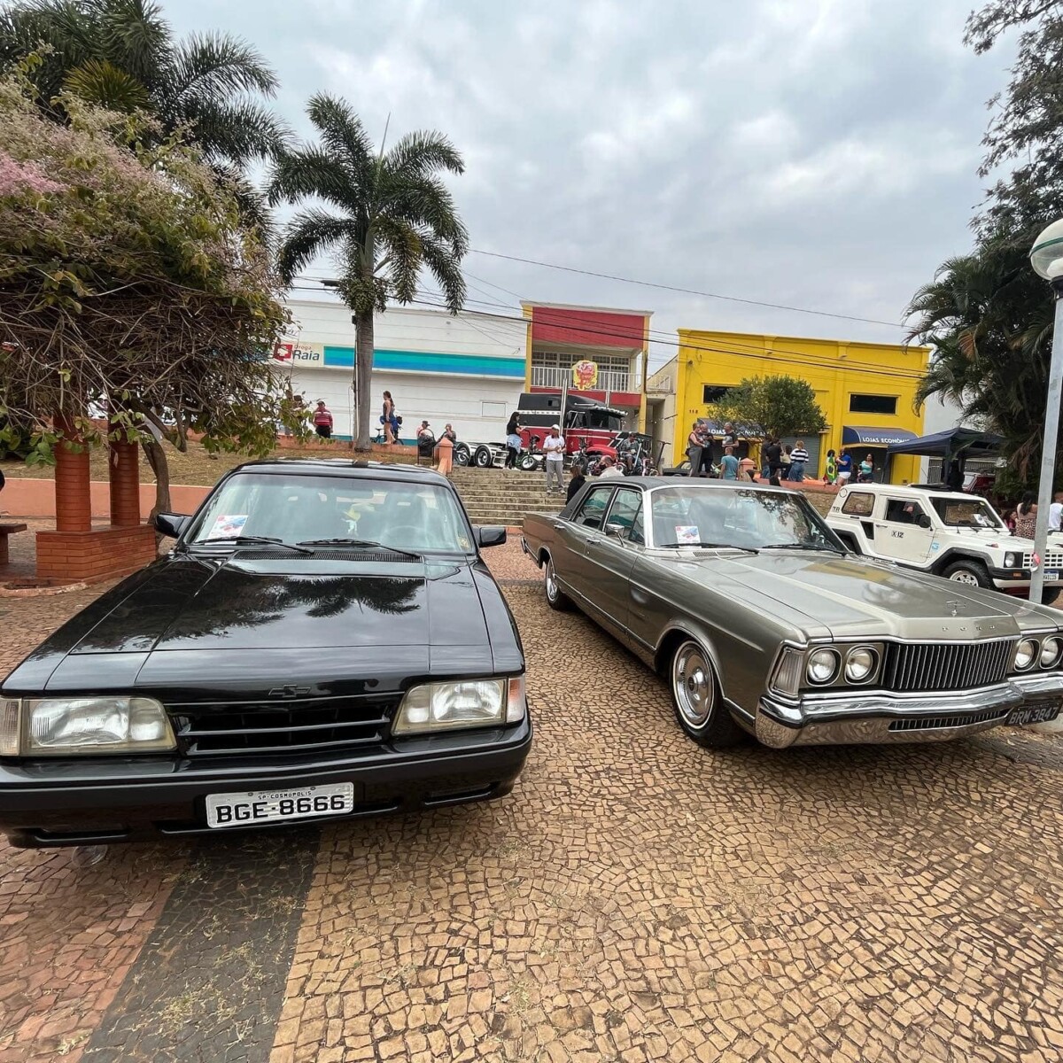 Encontro de carros antigos reúne mais de 170 veículos - TV Jaguari