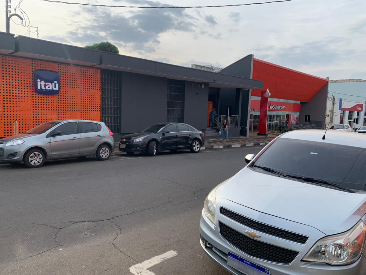 A Rede, empresa Itaú Unibanco, está com vagas abertas em todo o estado ...